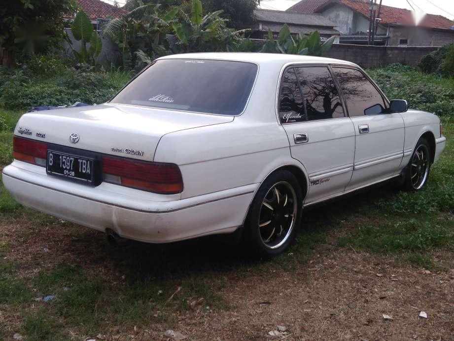 Toyota Crown Super Saloon dijual cepat 484140