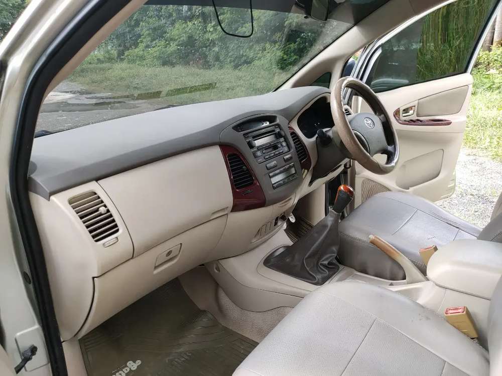 Jual Toyota Kijang Innova 2004, KM Rendah 780936