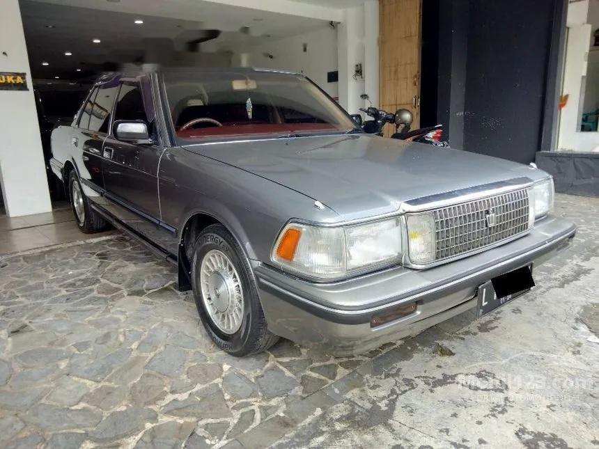 Toyota Crown 1989 dijual cepat 829786