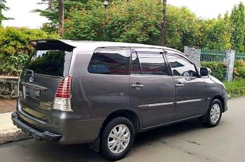 Toyota Kijang Innova 2010 | Walden Auto